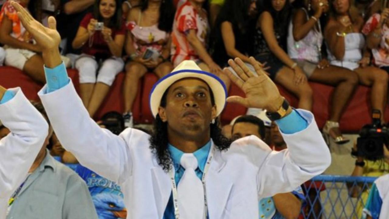 Ronaldinho olyan keményen tolta a partit, hogy edzésre egyáltalán nem ...