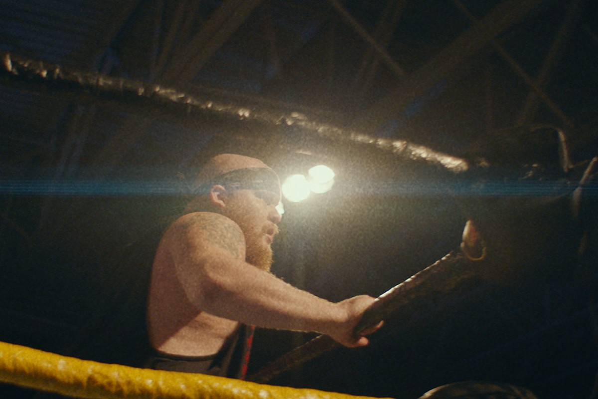 Ilyen közelről még senki sem pillanthatott be az extrém wrestling ...