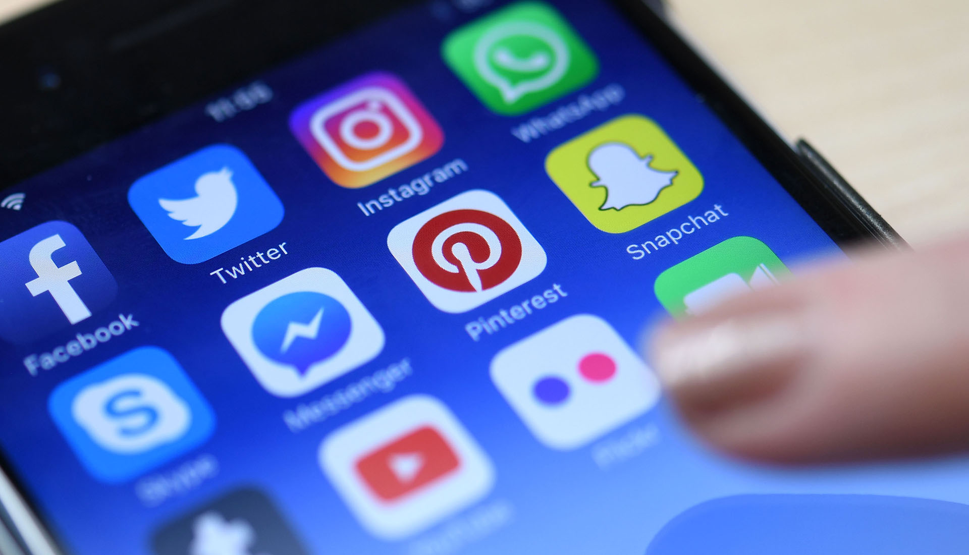 Készülj fel, mert hamarosan borzasztóan idegesítővé válik a Facebook ...