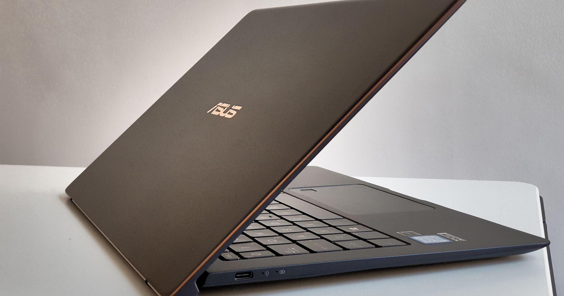 Az új Asus Zenbook megtestesít mindent, amit egy laptoptól kívánhatsz ...