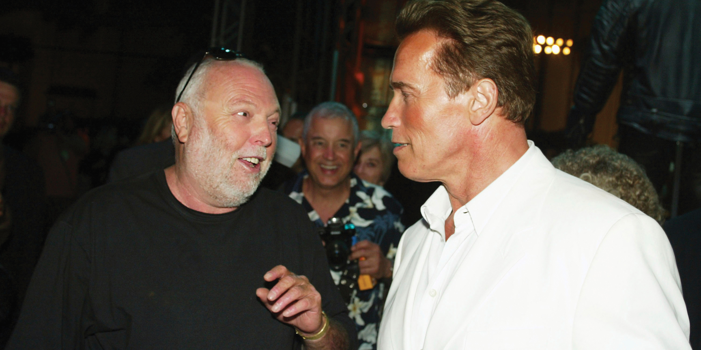 Schwarzenegger, Stallone és Banderas is megemlékezett Andy Vajnáról ...