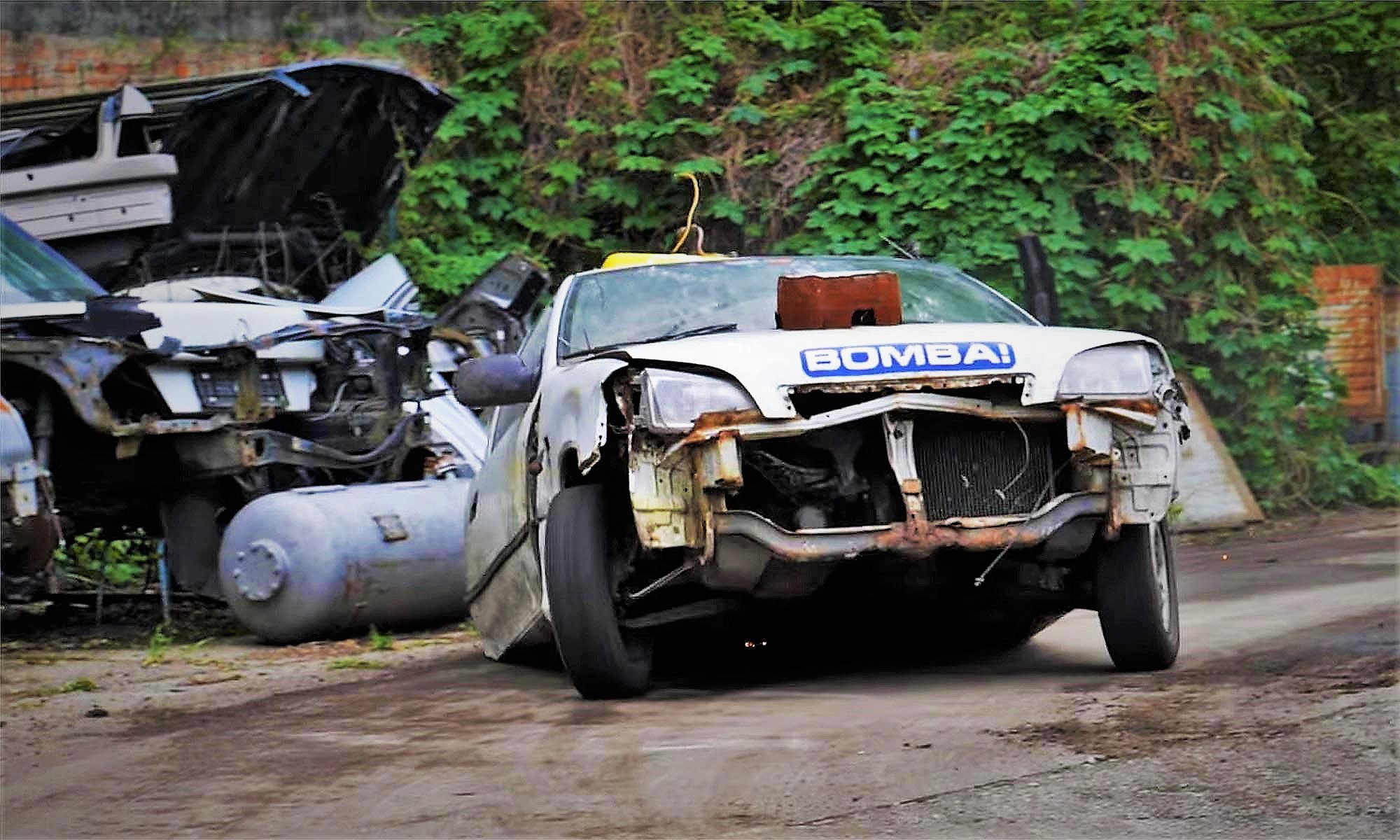 Félbevágott egy Suzukit, aztán jót csapatott vele - Player.hu