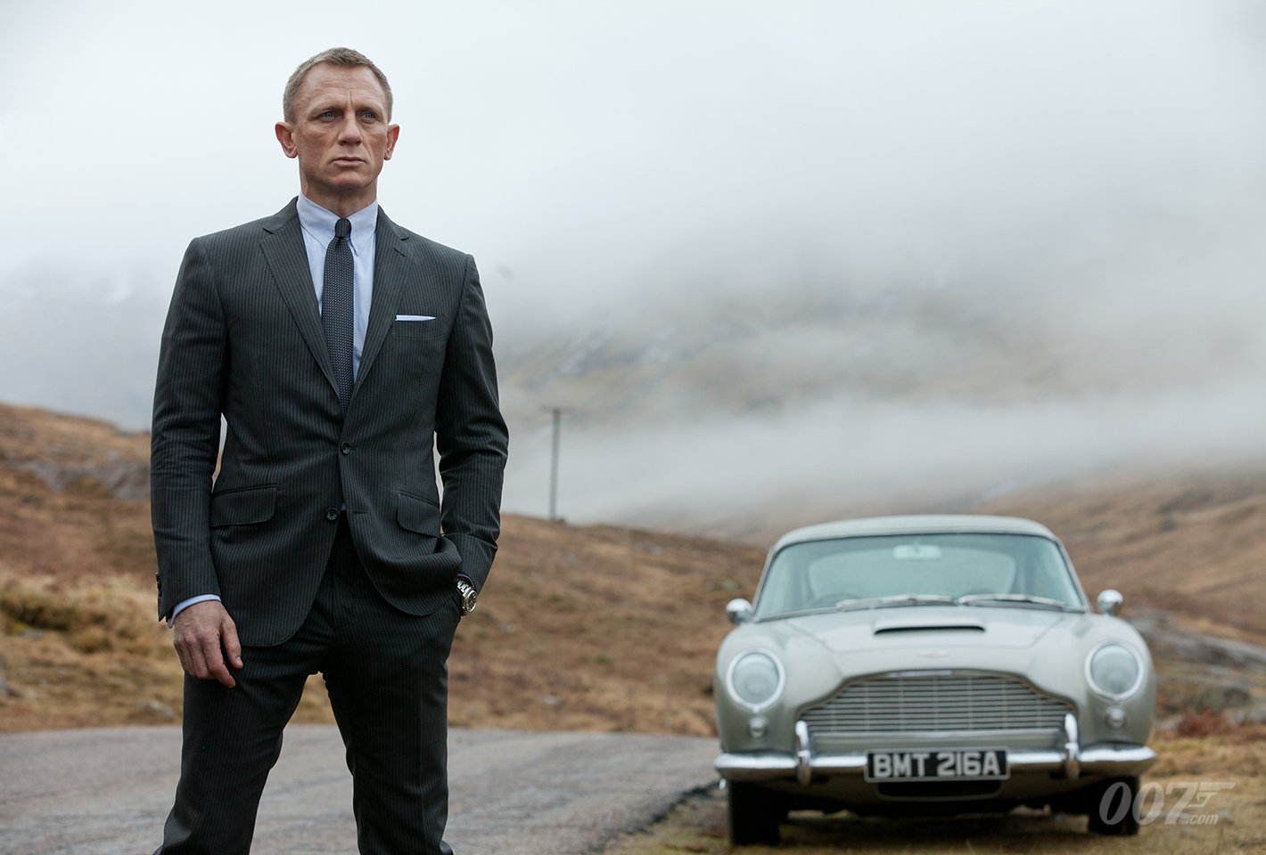 Magyar címe nincs, de plakátja már van a 25. James Bond-filmnek - Player.hu