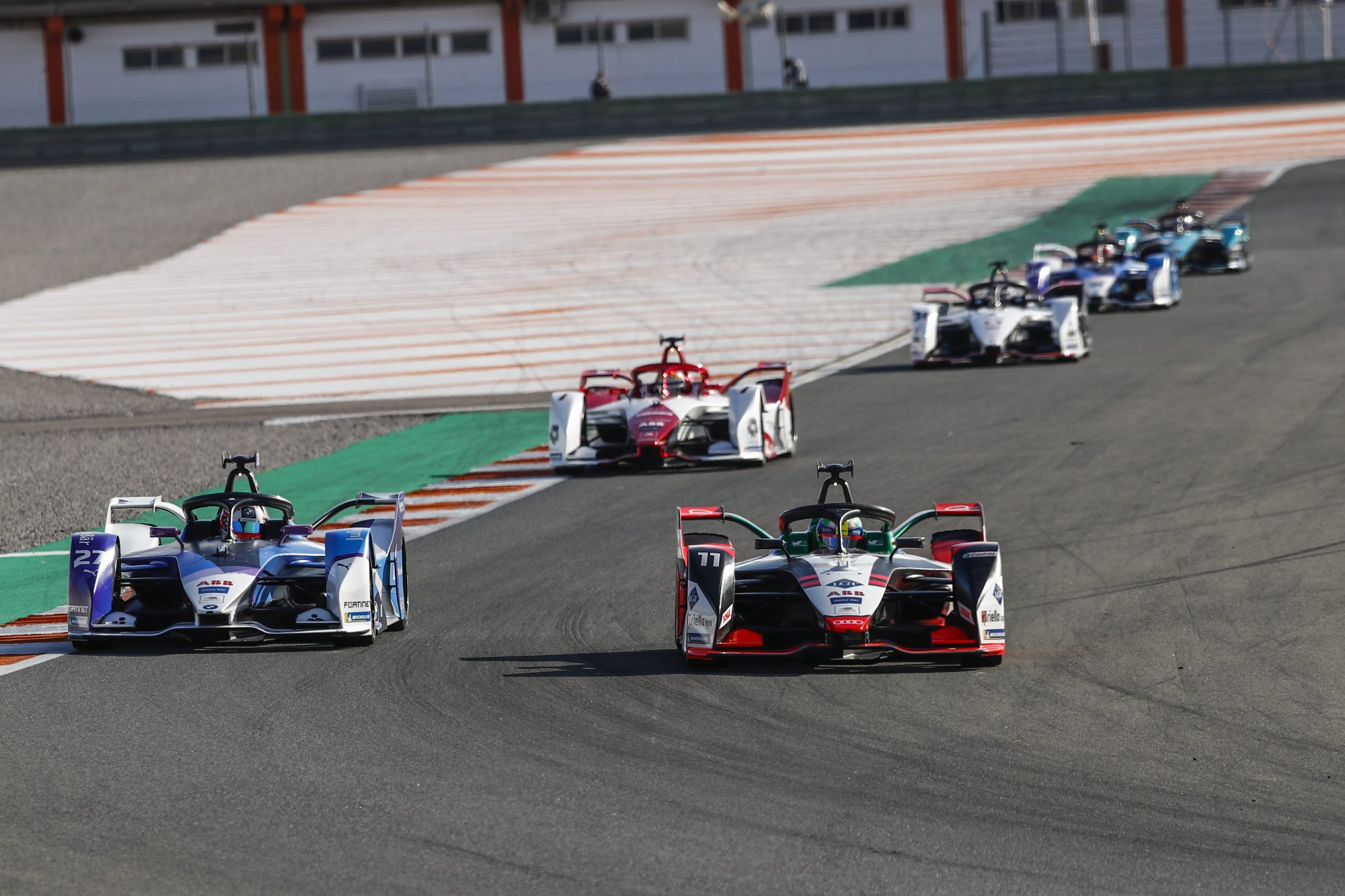 Hatalmas érvágás éri a Formula E-t, amin a McLaren enyhíthet, de csak ...