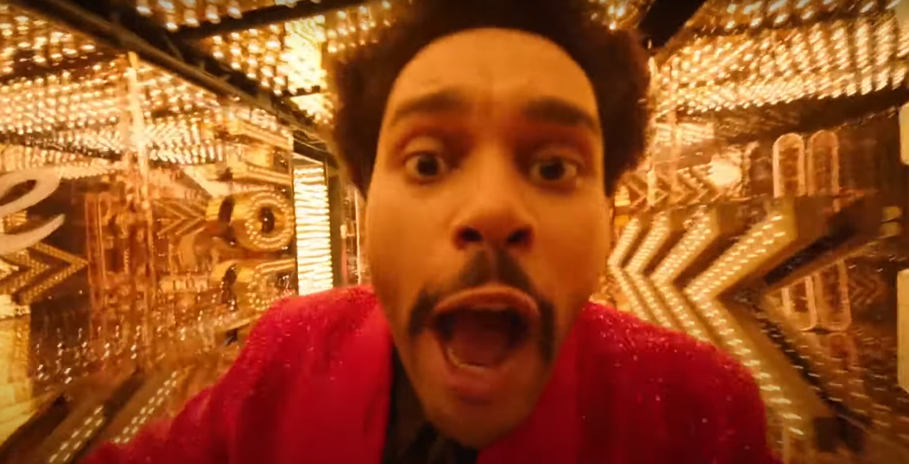 Pár óra kellett, hogy mémmé váljon The Weeknd Super Bowl fellépése ...