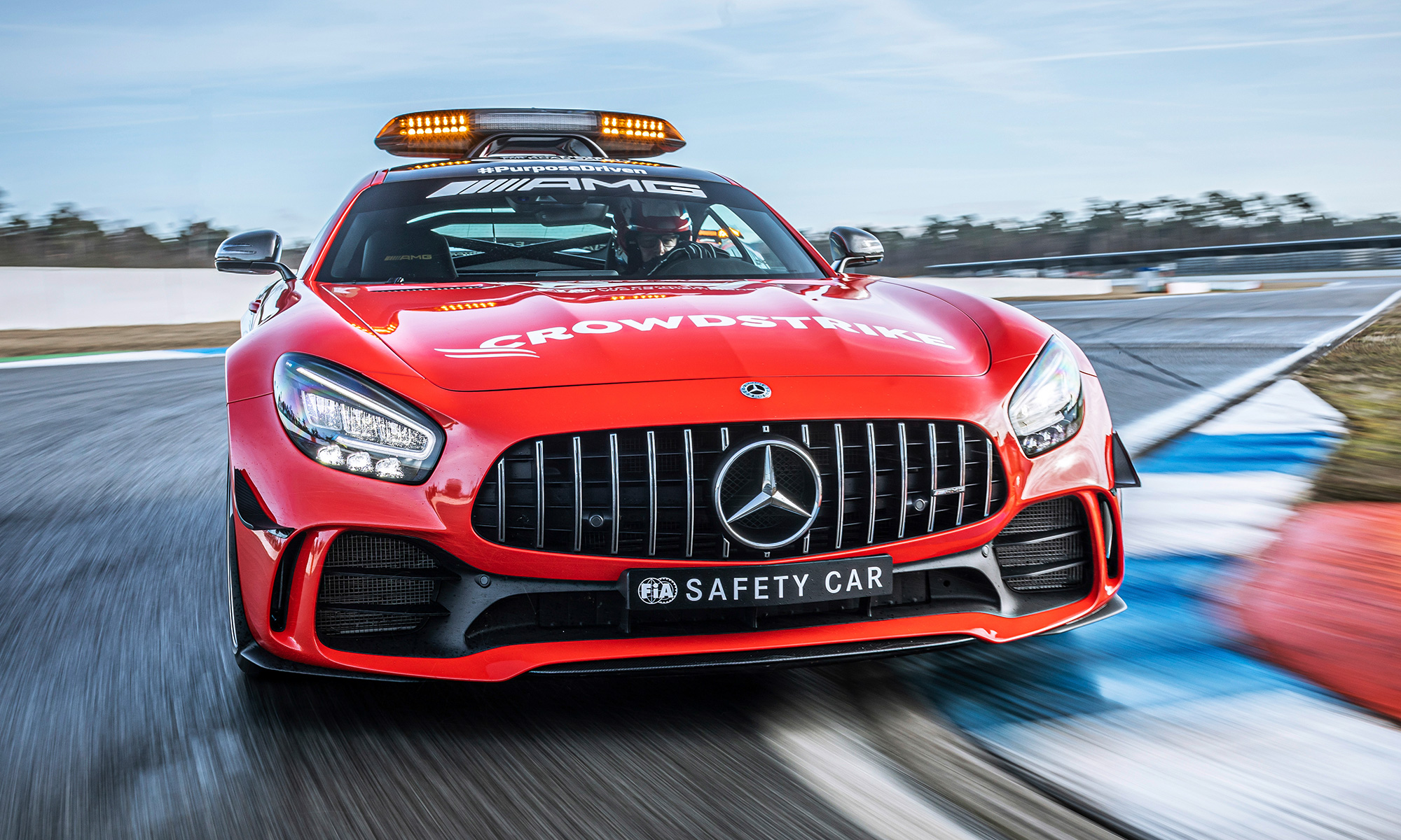 Merész festésű lesz az idei Mercedes-AMG GT safety car az F1-ben | Az ...