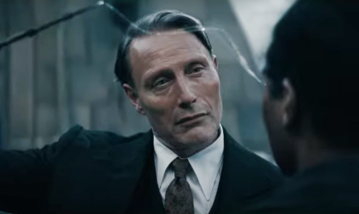 A Johnny Deppet leváltó Mads Mikkelsen is beköszön a Legendás állatok 3 ...