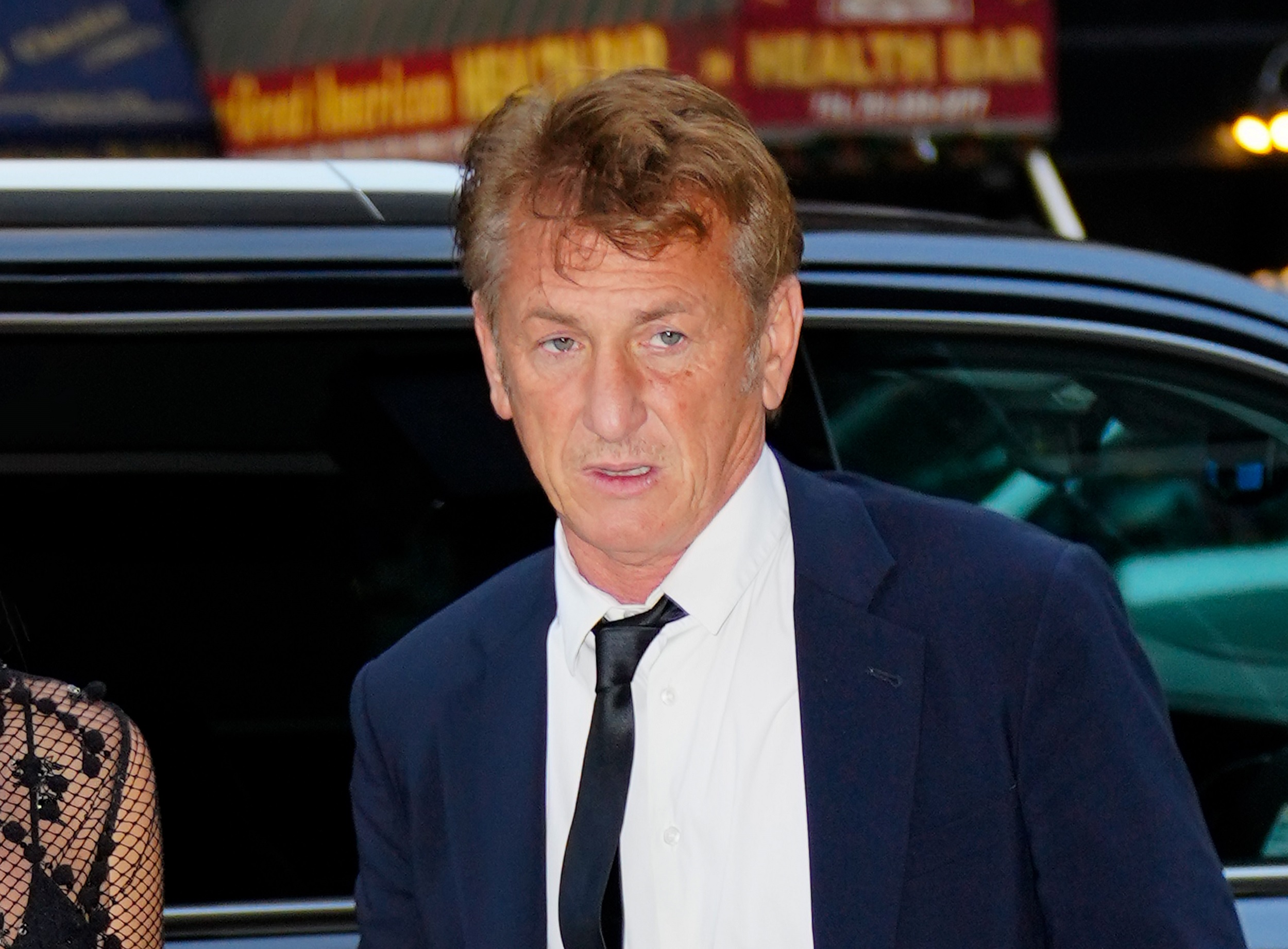 Sean Penn egy „hablatyoló bolond”, amiért visszasírja a férfias ...