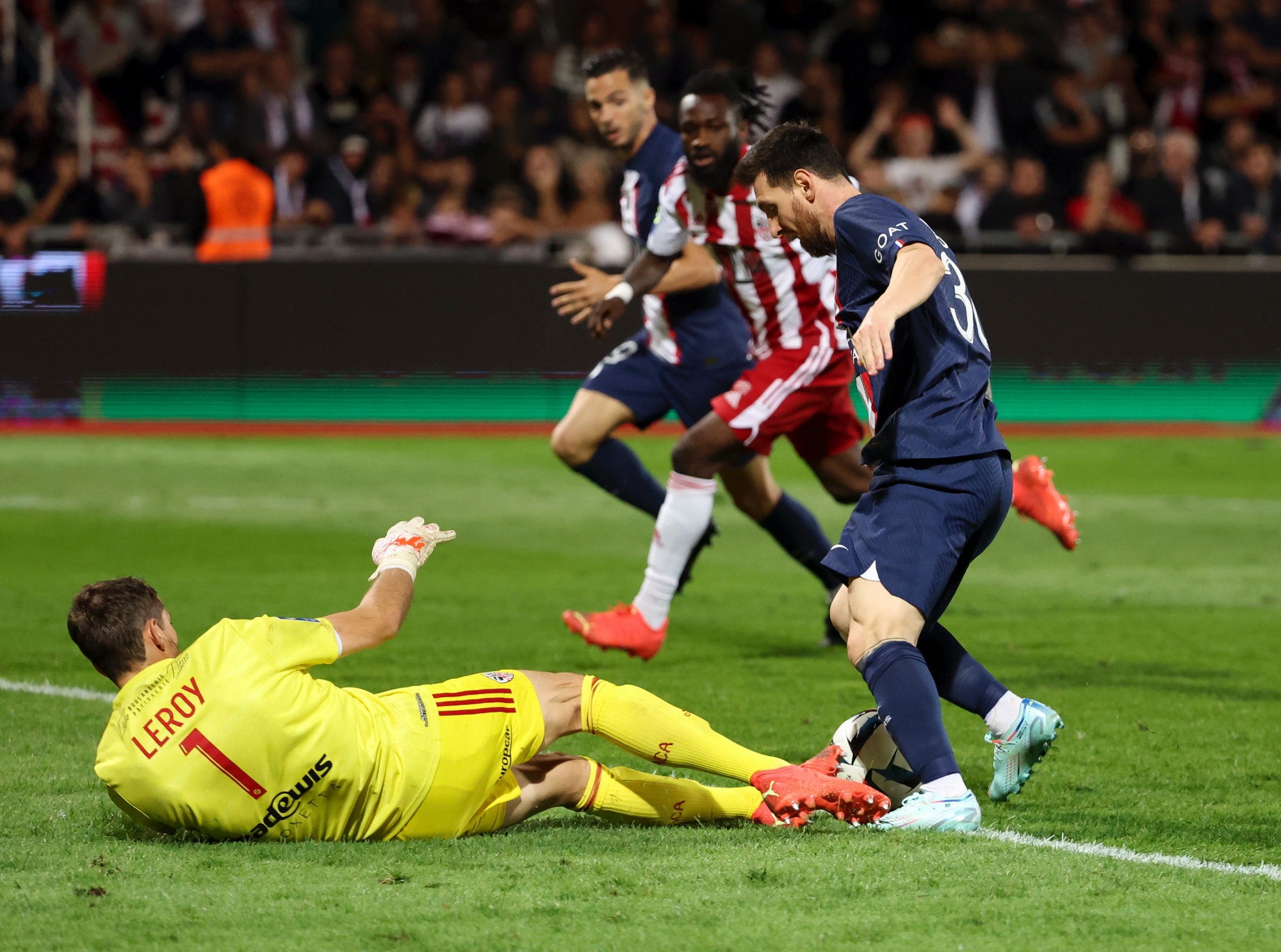 A szezon egyik leglátványosabb támadása után szerzett gólt Lionel Messi ...