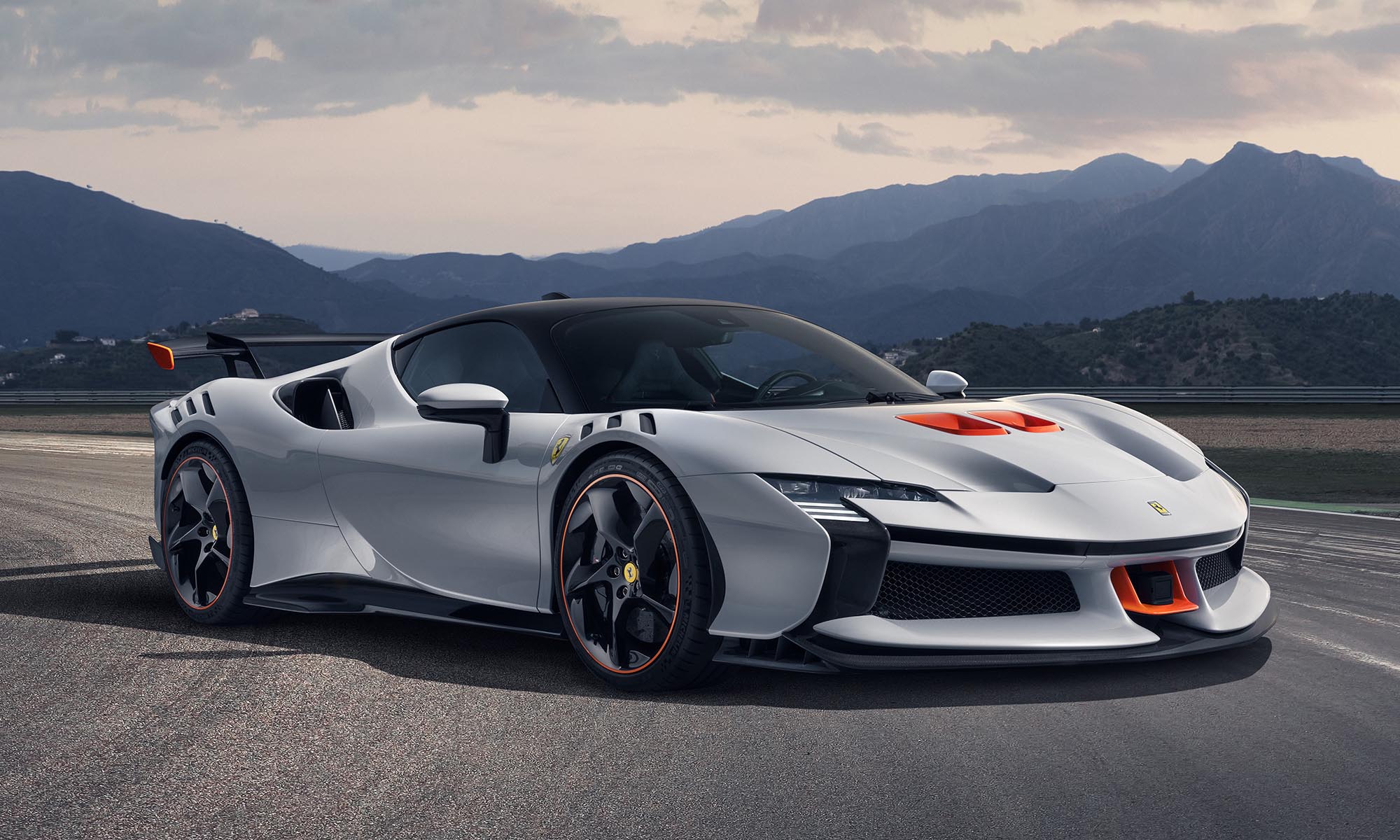 1030 lóerős extrém pályagépekkel lepett meg a Ferrari - Player.hu