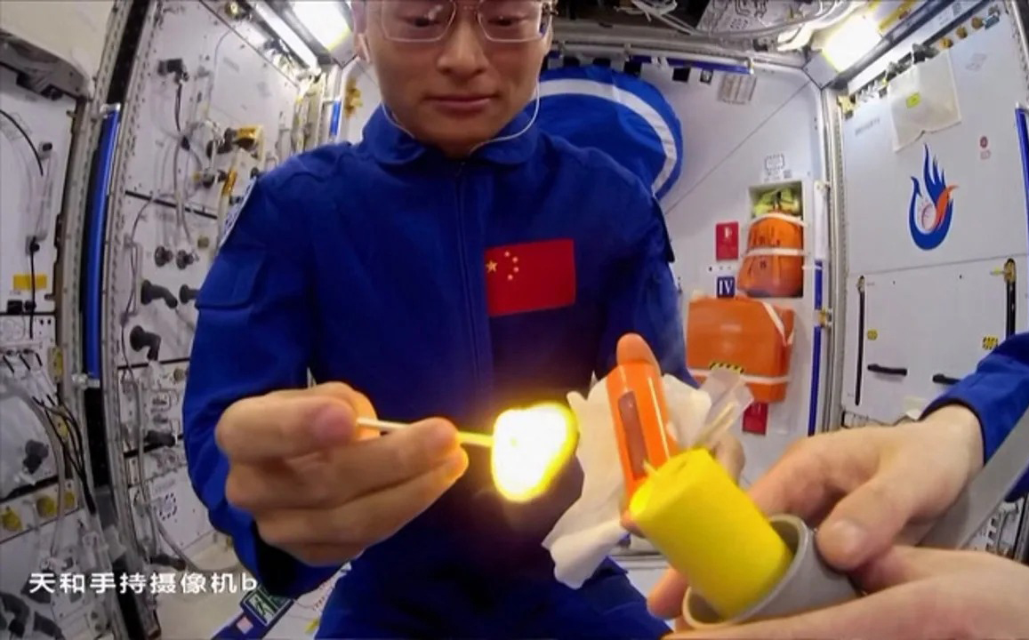 Így néznek ki a lángok az űr súlytalanságban - Player.hu