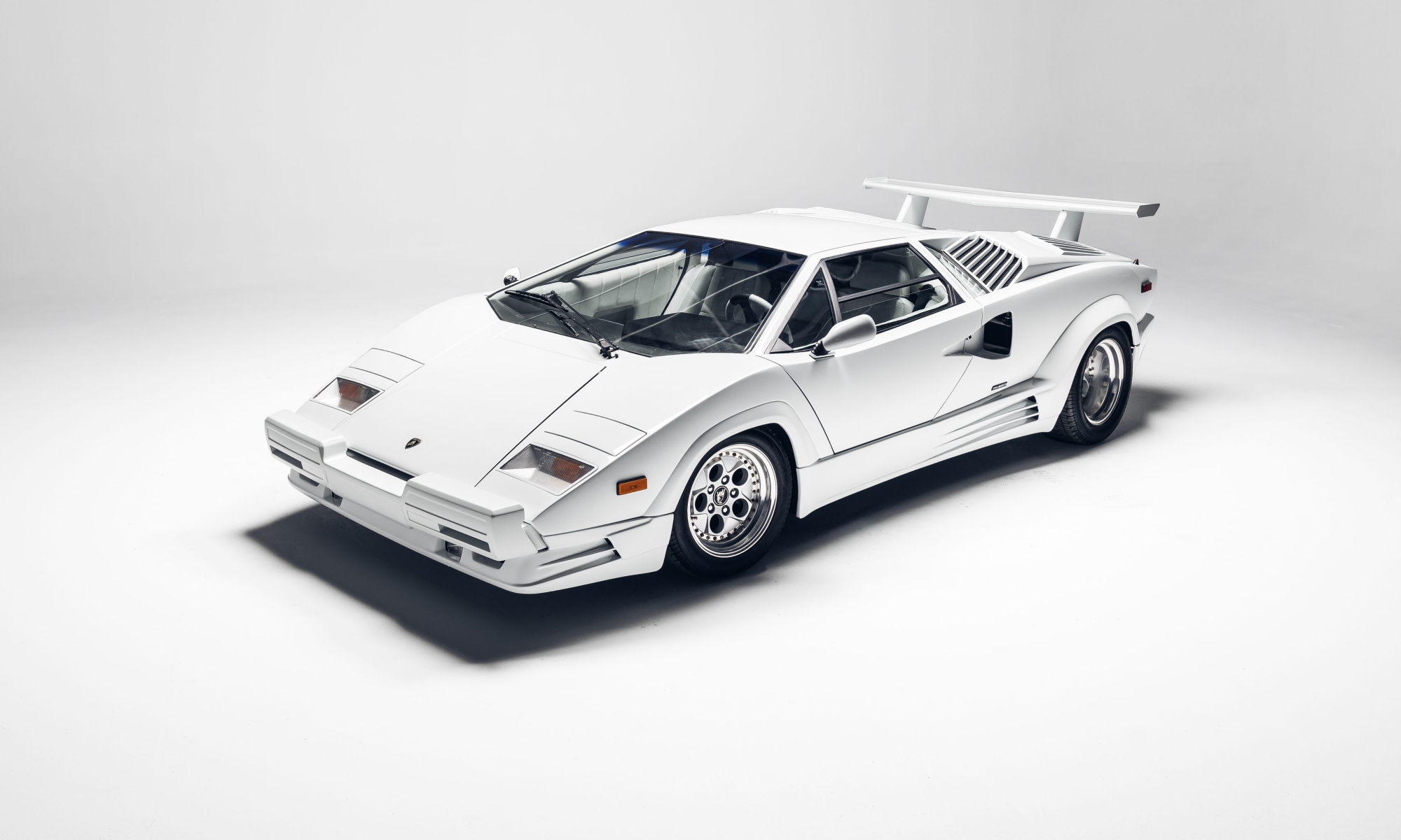 Ez a fehér Lamborghini Countach túlélte Scorsese maximalizmusát - Player.hu